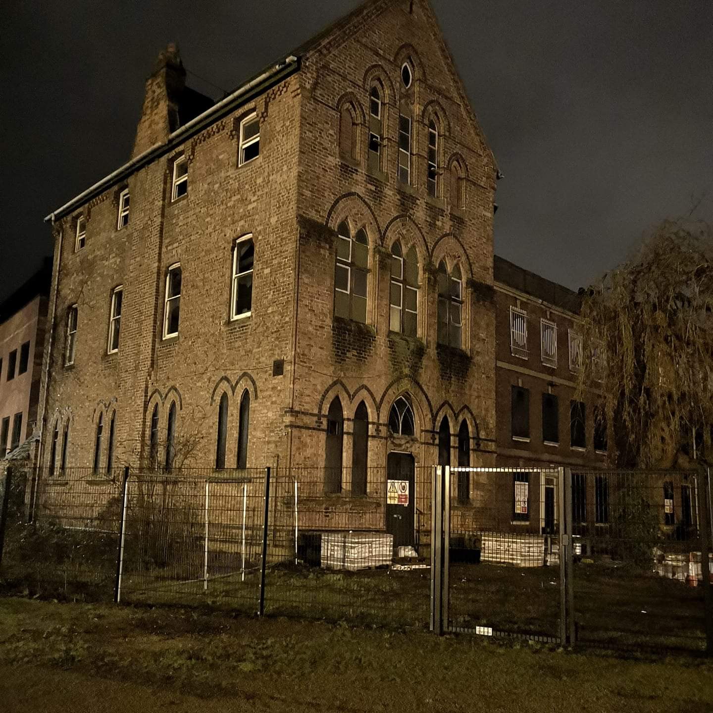 No one shocked as Dee House revealed to be in a”significant state of ...