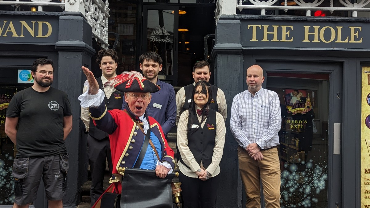 Town Crier opens Hole in Wand mini golf on Eastgate Street – The ...